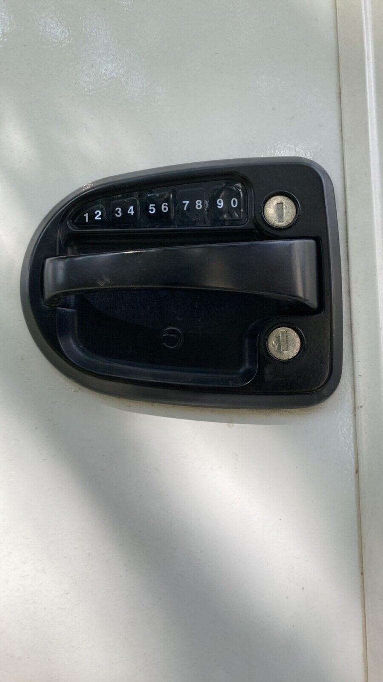 2020 Ford F-250 Lance camper + F-250 XLT 4×4 for sale